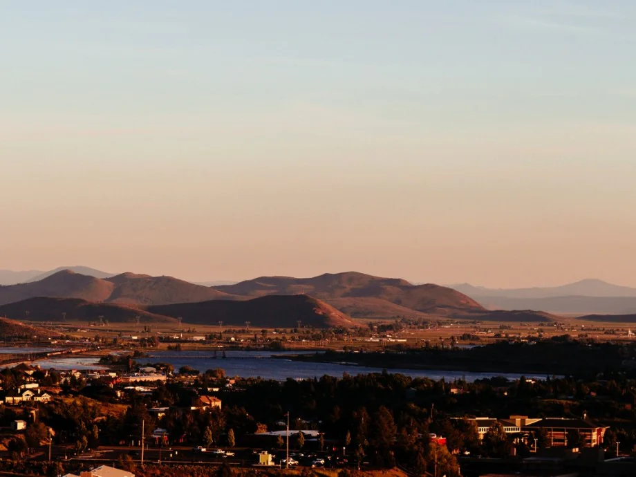 Crater Lake-Klamath Regional Airport (LMT, KLMT) Private Jet Charter ...