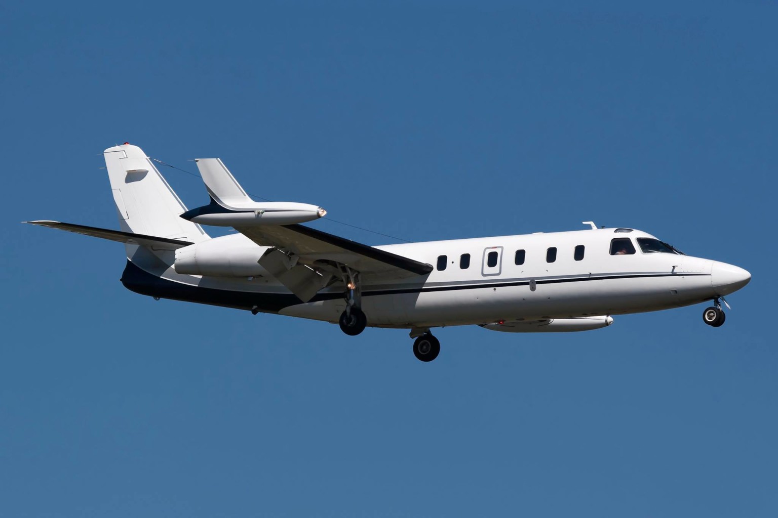 Westwind II Charter | Hourly Charter Rates | Mercury Jets